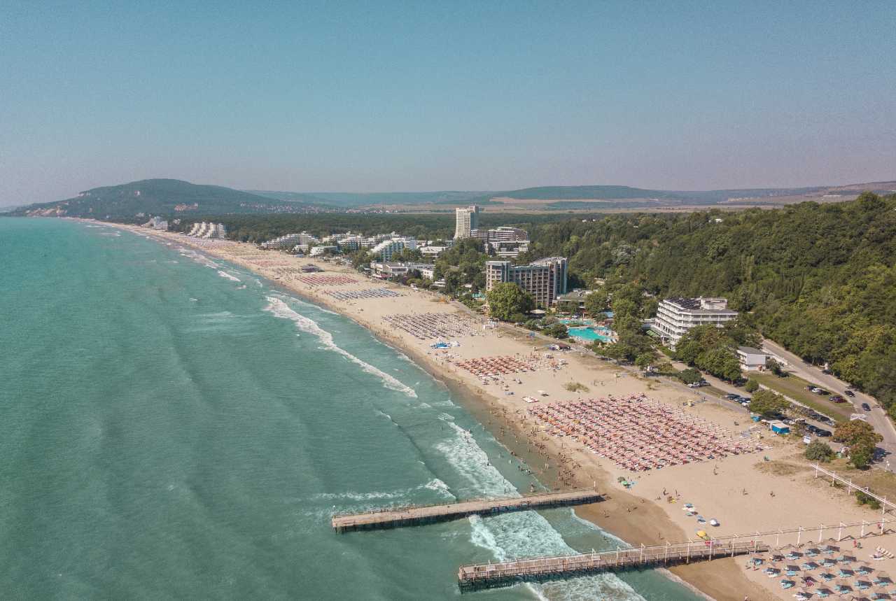 Albena starts daily monitoring of sea water clarity in the aquatic area ...